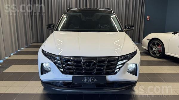 White Hyundai Tucson 2022 in Riga, with an engine capacity of 1.60 L and mileage of 46 thousand km for 26990 €, photo 9 on AUTOMOTO.COM.LV