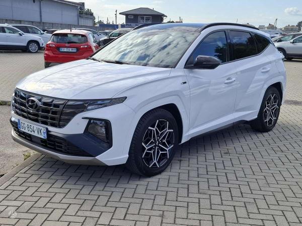White Hyundai Tucson 2022 in Taurage, with an engine capacity of 1.60 L and mileage of 128 thousand km for 18850 €, photo 1 on AUTOMOTO.COM.LV
