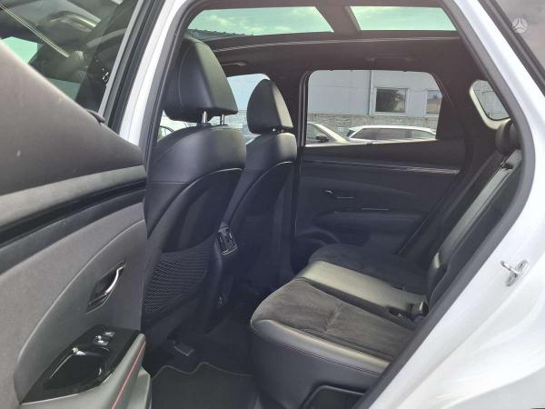 White Hyundai Tucson 2022 in Taurage, with an engine capacity of 1.60 L and mileage of 128 thousand km for 18850 €, photo 10 on AUTOMOTO.COM.LV