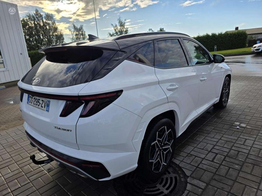 White Hyundai Tucson 2022 in Taurage, with an engine capacity of 1.60 L and mileage of 190 thousand km for 19239 €, photo 5 on AUTOMOTO.COM.LV