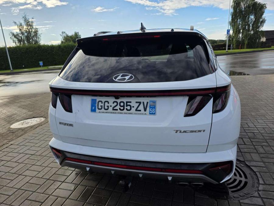 White Hyundai Tucson 2022 in Taurage, with an engine capacity of 1.60 L and mileage of 190 thousand km for 19239 €, photo 6 on AUTOMOTO.COM.LV