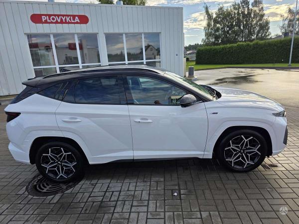 White Hyundai Tucson 2022 in Taurage, with an engine capacity of 1.60 L and mileage of 190 thousand km for 19239 €, photo 8 on AUTOMOTO.COM.LV