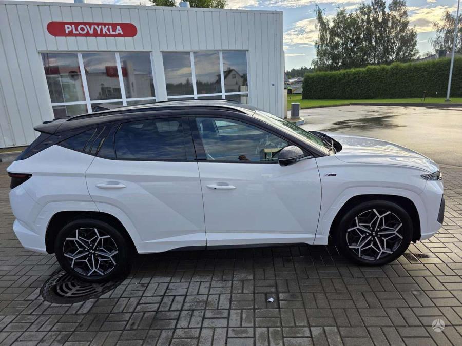 White Hyundai Tucson 2022 in Taurage, with an engine capacity of 1.60 L and mileage of 190 thousand km for 19239 €, photo 8 on AUTOMOTO.COM.LV