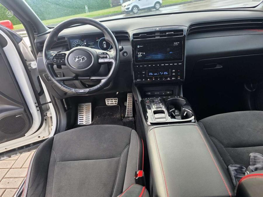 White Hyundai Tucson 2022 in Taurage, with an engine capacity of 1.60 L and mileage of 190 thousand km for 19239 €, photo 19 on AUTOMOTO.COM.LV