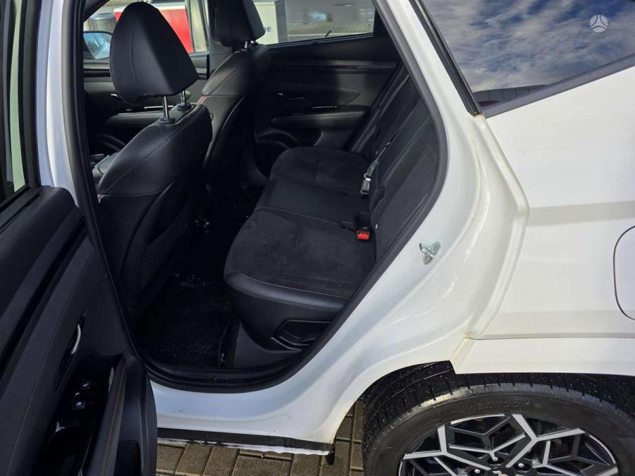 White Hyundai Tucson 2022 in Taurage, with an engine capacity of 1.60 L and mileage of 190 thousand km for 19239 €, photo 20 on AUTOMOTO.COM.LV