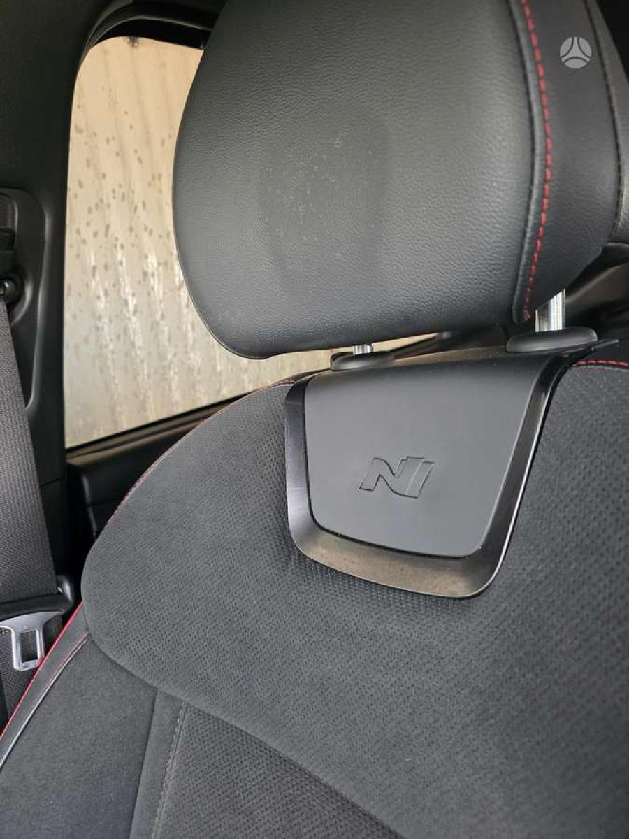 White Hyundai Tucson 2022 in Taurage, with an engine capacity of 1.60 L and mileage of 190 thousand km for 19239 €, photo 21 on AUTOMOTO.COM.LV