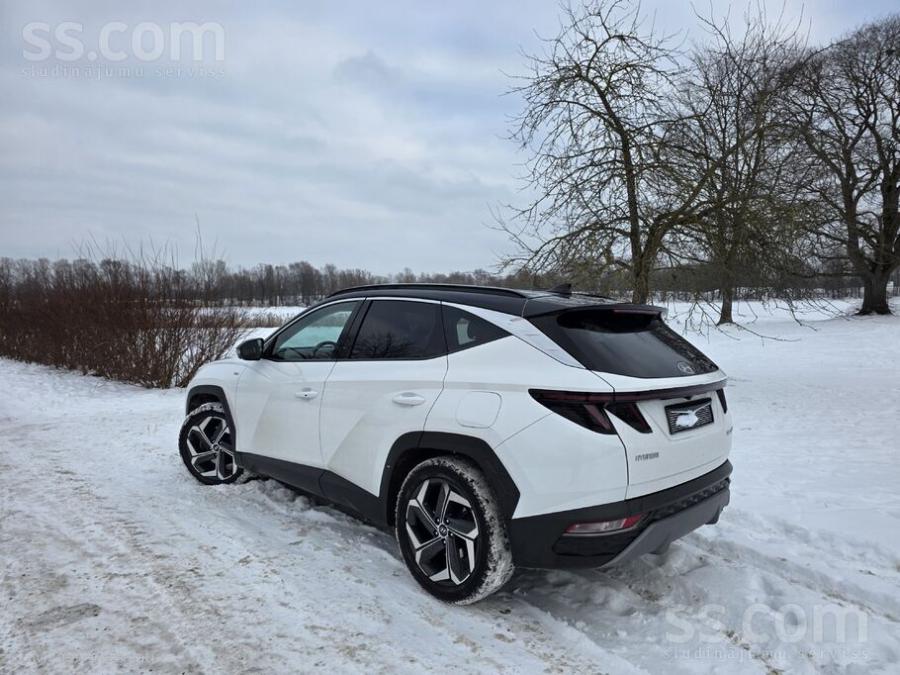 White Hyundai Tucson 2023 in Riga, with an engine capacity of 1.60 L and mileage of 70 thousand km for 25499 €, photo 5 on AUTOMOTO.COM.LV