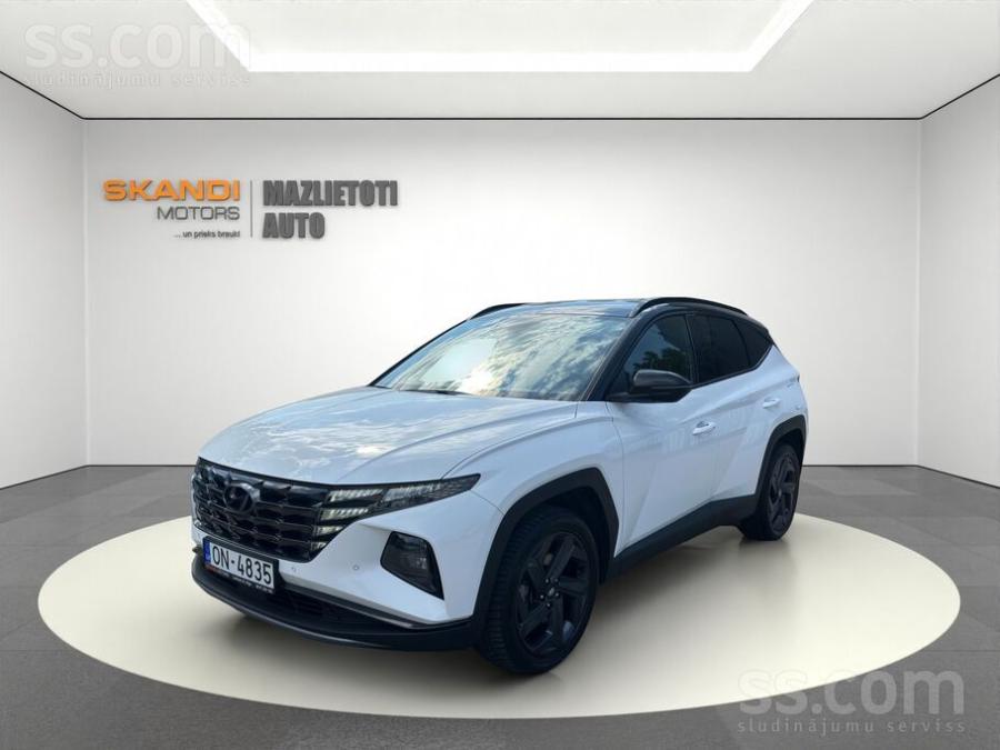 Белый Хендай Туксон 2023 в Рига, объемом двигателя 1.60 л и пробегом 72 тыс. км за 27490 €, фото 1 на AUTOMOTO.COM.LV