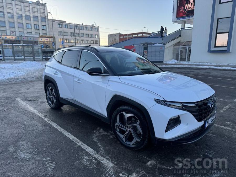 Белый Хендай Туксон 2023 в Рига, объемом двигателя 1.60 л и пробегом 45 тыс. км за 25500 €, фото 1 на AUTOMOTO.COM.LV