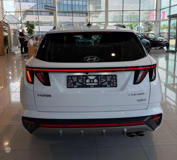 White Hyundai Tucson 2023 in Vilnius, with an engine capacity of 1.60 L and mileage of 29 thousand km for 28500 €, photo 4 on AUTOMOTO.COM.LV