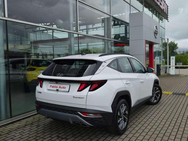 Balts Hyundai Tucson 2023 Viļņa, ar dzinēja tilpumu 1.60 L un nobraukumu 16 tūkst. km par 24500 €, foto 4 vietnē AUTOMOTO.COM.LV