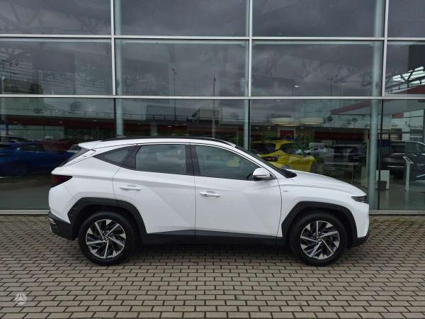 Balts Hyundai Tucson 2023 Viļņa, ar dzinēja tilpumu 1.60 L un nobraukumu 16 tūkst. km par 24500 €, foto 5 vietnē AUTOMOTO.COM.LV