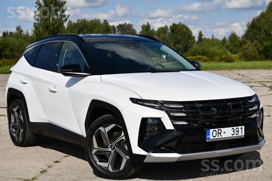 White Hyundai Tucson 2024 in Riga, with an engine capacity of 1.60 L and mileage of 36 thousand km for 30950 €, photo 3 on AUTOMOTO.COM.LV