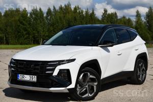White Hyundai Tucson 2024 in Riga, with an engine capacity of 1.60 L and mileage of 36 thousand km for 30950 €, photo 4 on AUTOMOTO.COM.LV