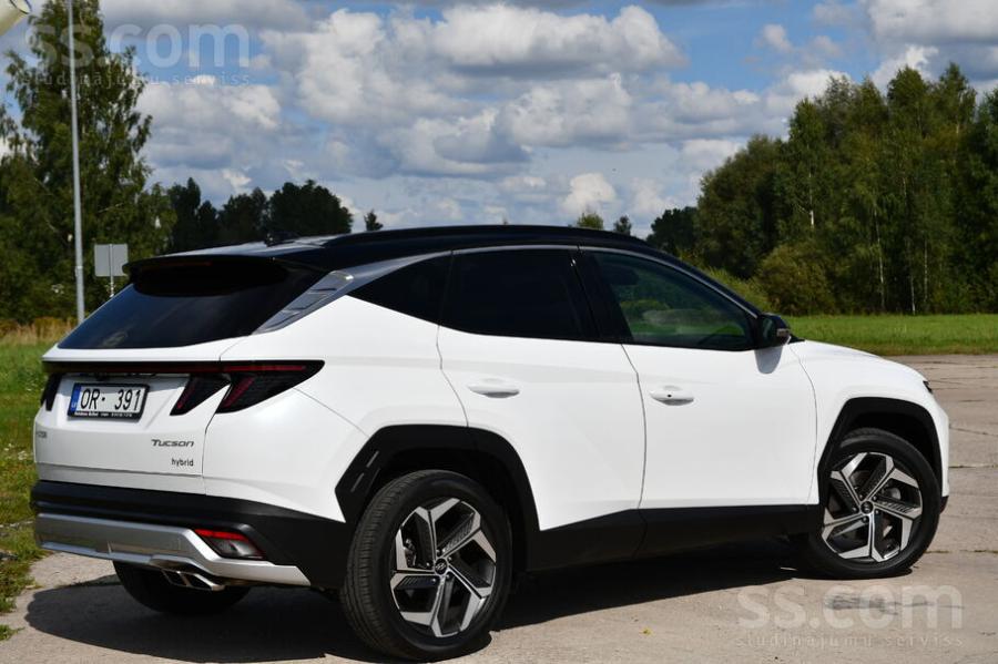 White Hyundai Tucson 2024 in Riga, with an engine capacity of 1.60 L and mileage of 36 thousand km for 30950 €, photo 6 on AUTOMOTO.COM.LV