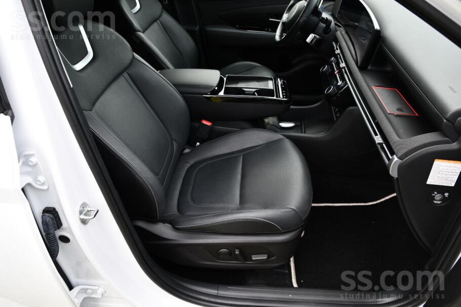 White Hyundai Tucson 2024 in Riga, with an engine capacity of 1.60 L and mileage of 36 thousand km for 30950 €, photo 15 on AUTOMOTO.COM.LV