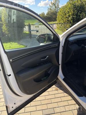 Balts Hyundai Tucson 2024 Rīga, ar dzinēja tilpumu 1.60 L un nobraukumu 28 tūkst. km par 25500 €, foto 4 vietnē AUTOMOTO.COM.LV
