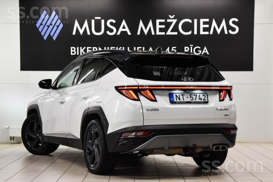 White Hyundai Tucson 2024 in Riga, with an engine capacity of 1.60 L and mileage of 107 thousand km for 25990 €, photo 7 on AUTOMOTO.COM.LV