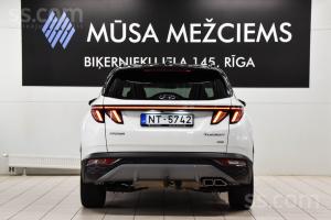 White Hyundai Tucson 2024 in Riga, with an engine capacity of 1.60 L and mileage of 107 thousand km for 25990 €, photo 8 on AUTOMOTO.COM.LV