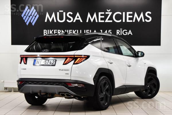 Hyundai Tucson 2024 Rīga vietnē Balts Hyundai Tucson 2024 Rīga, ar dzinēja tilpumu 1.60 L un nobraukumu 107 tūkst. km par 25990 €, foto 9 vietnē AUTOMOTO.COM.LV
