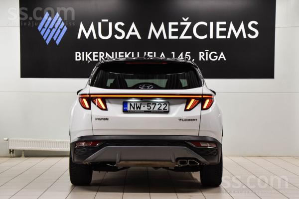 Hyundai Tucson 2024 Rīga vietnē Balts Hyundai Tucson 2024 Rīga, ar dzinēja tilpumu 1.60 L un nobraukumu 84 tūkst. km par 26490 €, foto 8 vietnē AUTOMOTO.COM.LV