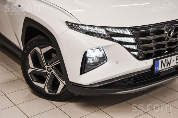 Hyundai Tucson 2024 Rīga vietnē Balts Hyundai Tucson 2024 Rīga, ar dzinēja tilpumu 1.60 L un nobraukumu 84 tūkst. km par 26490 €, foto 10 vietnē AUTOMOTO.COM.LV