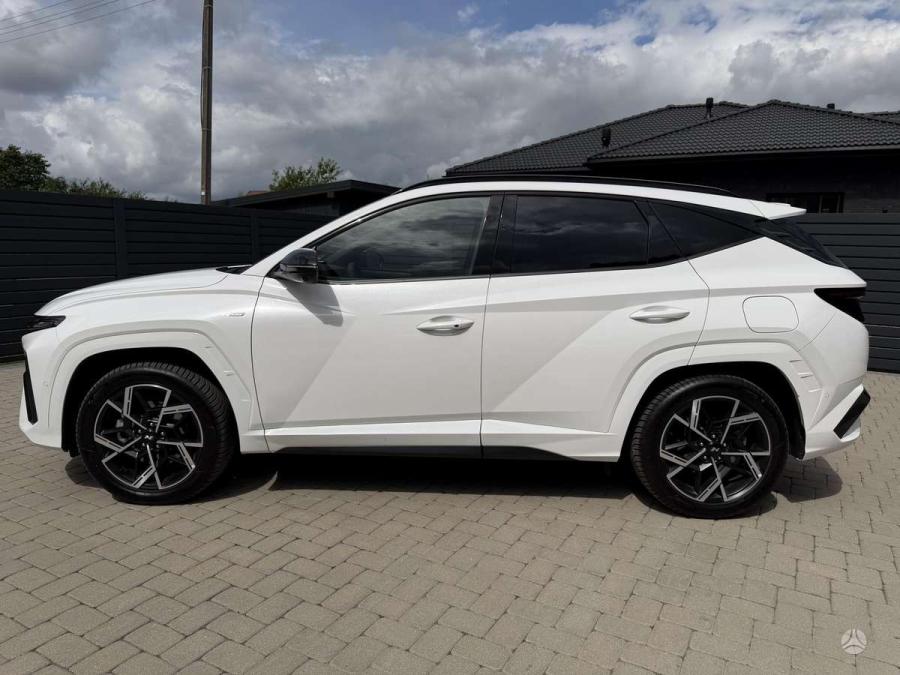 White Hyundai Tucson 2025 in Telschi, with an engine capacity of 1.60 L and mileage of 14 thousand km for 37300 €, photo 44 on AUTOMOTO.COM.LV