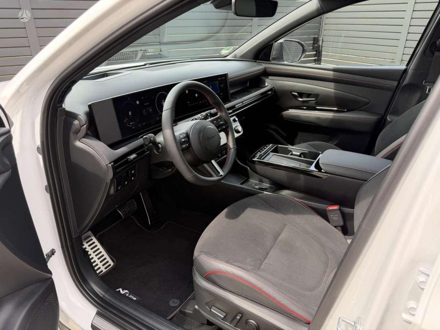 White Hyundai Tucson 2025 in Telschi, with an engine capacity of 1.60 L and mileage of 14 thousand km for 37300 €, photo 90 on AUTOMOTO.COM.LV