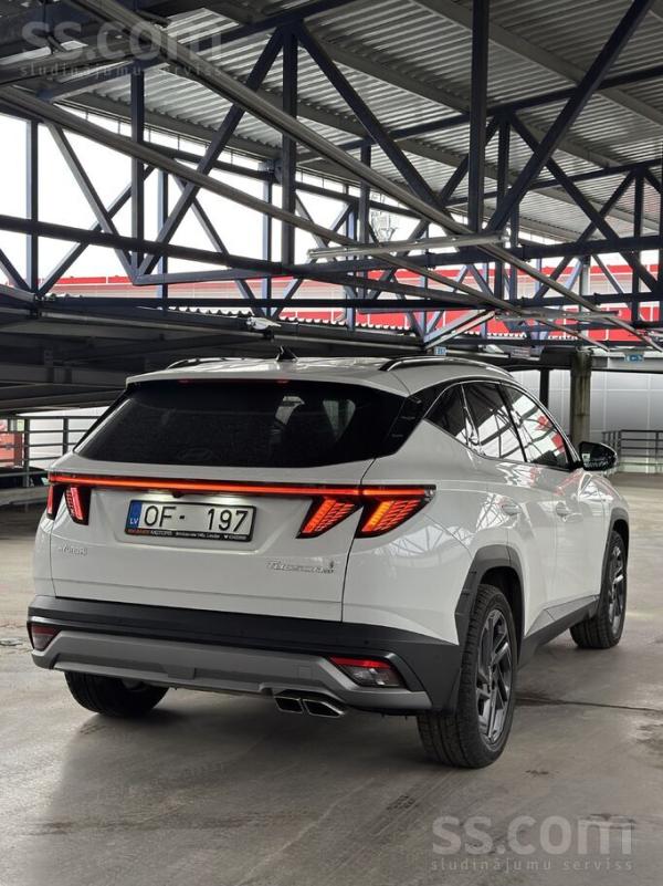 White Hyundai Tucson 2025 in Riga, with an engine capacity of 1.60 L and mileage of 6 thousand km for 33500 €, photo 2 on AUTOMOTO.COM.LV