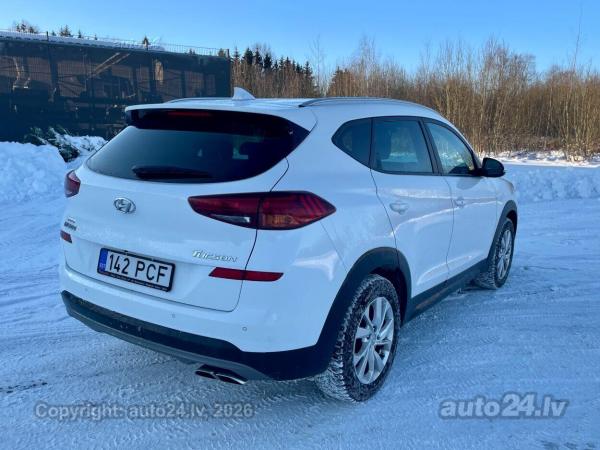 White Hyundai Tucson 2021 in Tartu, with an engine capacity of 1.60 L and mileage of 51 thousand km for 17900 €, photo 5 on AUTOMOTO.COM.LV