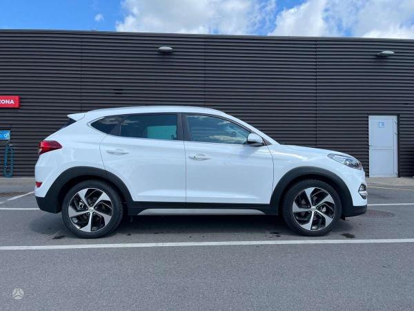 Balts Hyundai Tucson 2017 Jonava, ar dzinēja tilpumu 1.59 L un nobraukumu 104 tūkst. km par 14200 €, foto 2 vietnē AUTOMOTO.COM.LV