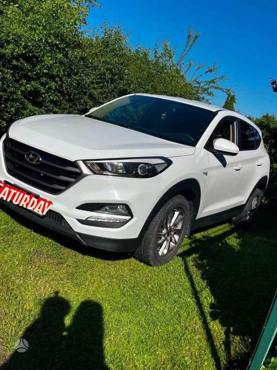 White Hyundai Tucson 2017 in Kaunas, with an engine capacity of 0.00 L and mileage of 142 thousand km for 4500 €, photo 3 on AUTOMOTO.COM.LV
