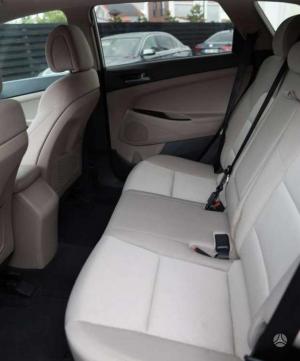 White Hyundai Tucson 2017 in Kaunas, with an engine capacity of 0.00 L and mileage of 142 thousand km for 4500 €, photo 8 on AUTOMOTO.COM.LV
