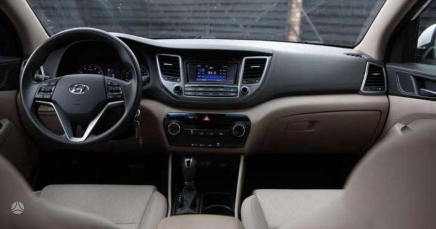 White Hyundai Tucson 2017 in Kaunas, with an engine capacity of 0.00 L and mileage of 142 thousand km for 4500 €, photo 10 on AUTOMOTO.COM.LV