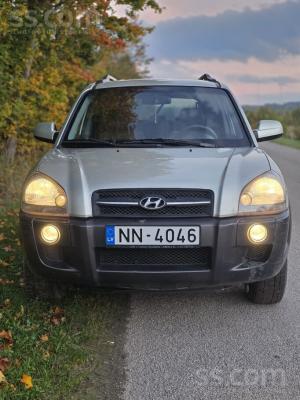 Yellow Hyundai Tucson 2006 in Rezekne, with an engine capacity of 2.00 L and mileage of 250 thousand km for 1950 €, photo  on AUTOMOTO.COM.LV