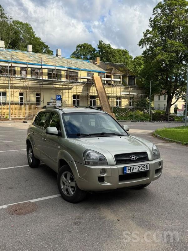 Dzeltens Hyundai Tucson 2007 Talsi, ar dzinēja tilpumu 2.00 L un nobraukumu 209 tūkst. km par 2200 €, foto 1 vietnē AUTOMOTO.COM.LV