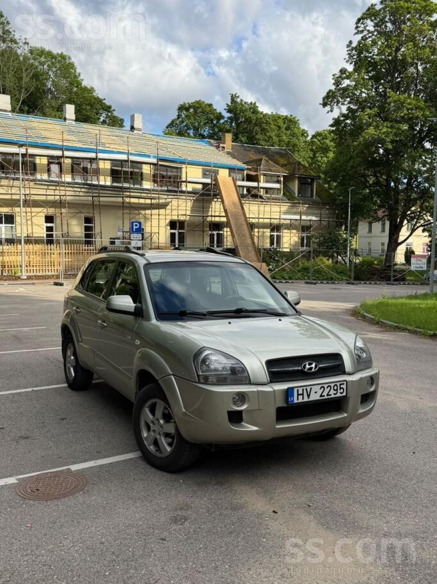 Dzeltens Hyundai Tucson 2007 Talsi, ar dzinēja tilpumu 2.00 L un nobraukumu 209 tūkst. km par 2200 €, foto 1 vietnē AUTOMOTO.COM.LV