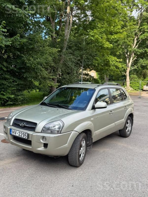 Dzeltens Hyundai Tucson 2007 Talsi, ar dzinēja tilpumu 2.00 L un nobraukumu 209 tūkst. km par 2200 €, foto 2 vietnē AUTOMOTO.COM.LV