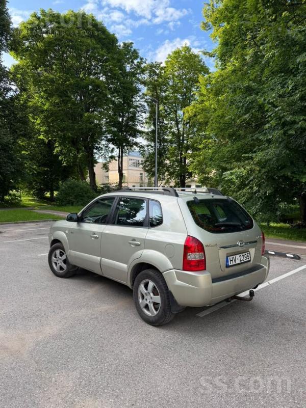 Dzeltens Hyundai Tucson 2007 Talsi, ar dzinēja tilpumu 2.00 L un nobraukumu 209 tūkst. km par 2200 €, foto 3 vietnē AUTOMOTO.COM.LV