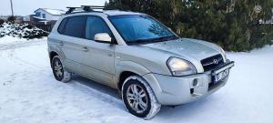 Yellow Hyundai Tucson 2008 in Marijampole, with an engine capacity of 1.99 L and mileage of 220 thousand km for 2750 €, photo  on AUTOMOTO.COM.LV