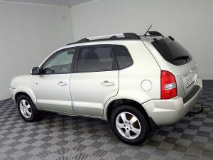 Dzeltens Hyundai Tucson 2008 Tallina, ar dzinēja tilpumu 2.00 L un nobraukumu 159 tūkst. km par 1999 €, foto 5 vietnē AUTOMOTO.COM.LV