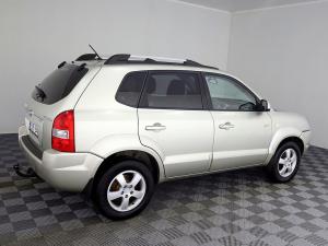 Dzeltens Hyundai Tucson 2008 Tallina, ar dzinēja tilpumu 2.00 L un nobraukumu 159 tūkst. km par 1999 €, foto 11 vietnē AUTOMOTO.COM.LV