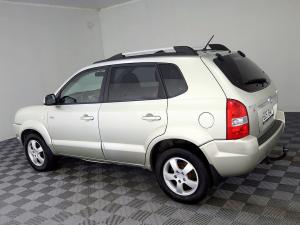 Dzeltens Hyundai Tucson 2008 Tallina, ar dzinēja tilpumu 2.00 L un nobraukumu 159 tūkst. km par 1999 €, foto 12 vietnē AUTOMOTO.COM.LV