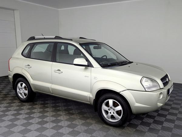 Желтый Хендай Туксон 2008 в Таллин, объемом двигателя 2.00 л и пробегом 264 тыс. км за 1499 €, фото 1 на AUTOMOTO.COM.LV