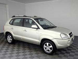 Yellow Hyundai Tucson 2008 in Tallinn, with an engine capacity of 2.00 L and mileage of 264 thousand km for 1499 €, photo  on AUTOMOTO.COM.LV