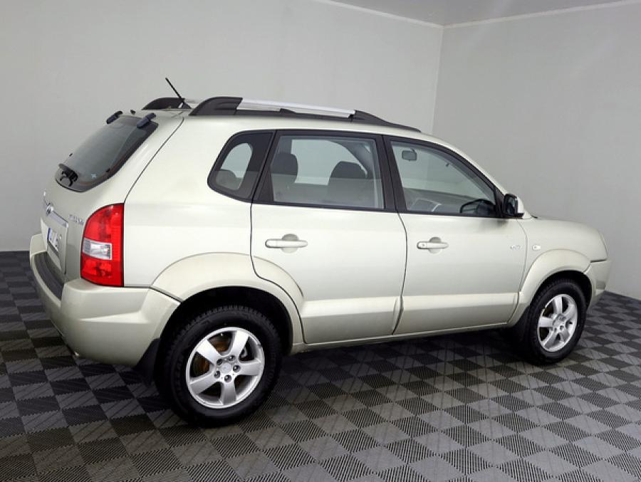 Dzeltens Hyundai Tucson 2008 Tallina, ar dzinēja tilpumu 2.00 L un nobraukumu 264 tūkst. km par 1499 €, foto 4 vietnē AUTOMOTO.COM.LV