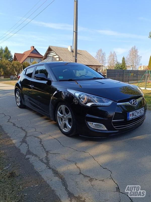 Black Hyundai Veloster 2012 in Panevezys, with an engine capacity of 1.60 L and mileage of 176 thousand km for 5100 €, photo 3 on AUTOMOTO.COM.LV