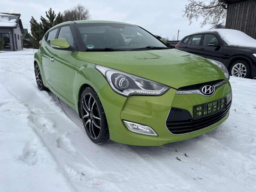 Zaļš Hyundai Veloster 2013 Marijampole, ar dzinēja tilpumu 1.59 L un nobraukumu 183 tūkst. km par 5500 €, foto 2 vietnē AUTOMOTO.COM.LV