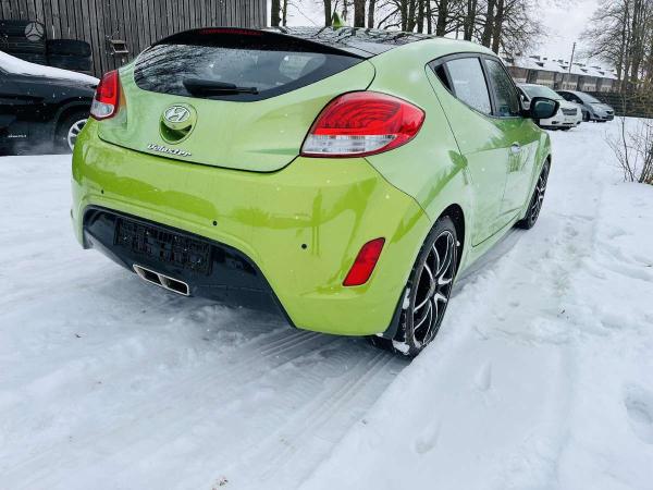 Green Hyundai Veloster 2013 in Marijampole, with an engine capacity of 1.59 L and mileage of 183 thousand km for 5500 €, photo 3 on AUTOMOTO.COM.LV