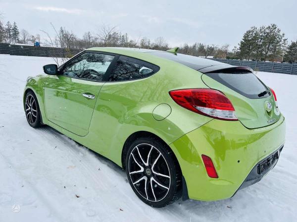 Green Hyundai Veloster 2013 in Marijampole, with an engine capacity of 1.59 L and mileage of 183 thousand km for 5500 €, photo 6 on AUTOMOTO.COM.LV